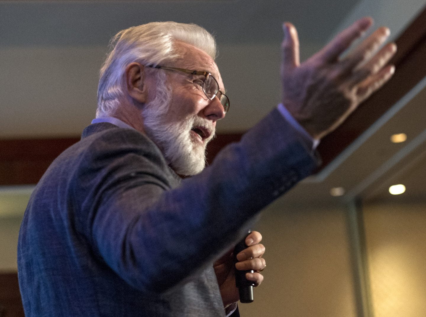 Lancaster Mayor R. Rex Parris embraces hydrogen as the next clean green ...